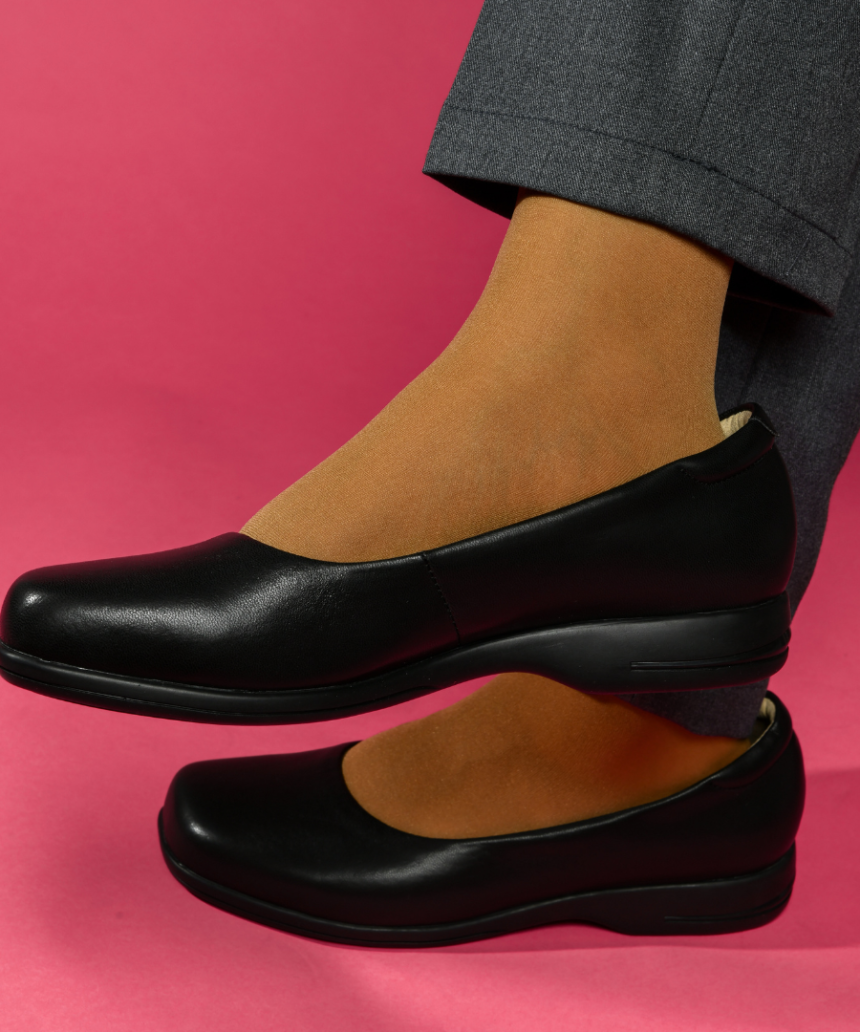 CLASSIC BLACK BALLERINA - MediFeet
